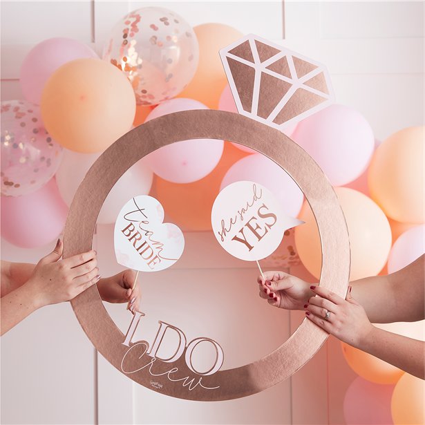 Rose Gold Hen Party Ring Photo Prop Frame – Party Delights Wondergroup