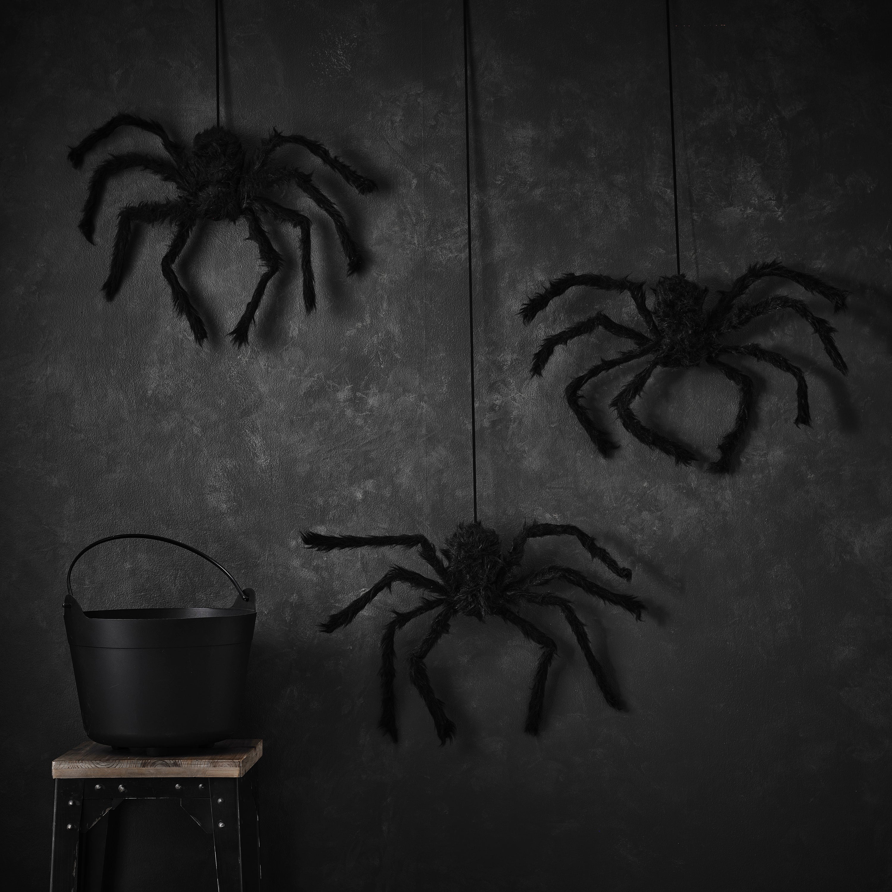 Giant Hanging Spiders Decoration (3pk) – Party Delights Wondergroup